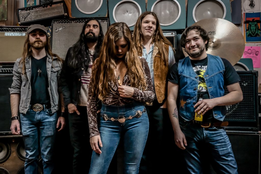 Rockerji Dead Feather objavili videospot - ROCK HARD