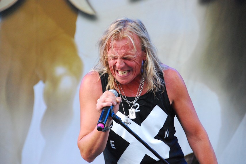 Ronnie Atkins med okrevanem posnel album - ROCK HARD