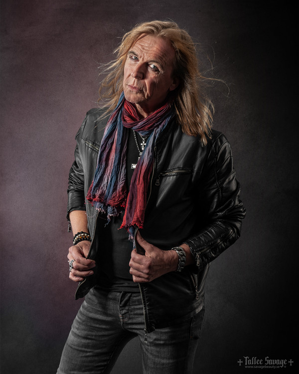 Ronnie Atkins objavil nov single - ROCK HARD